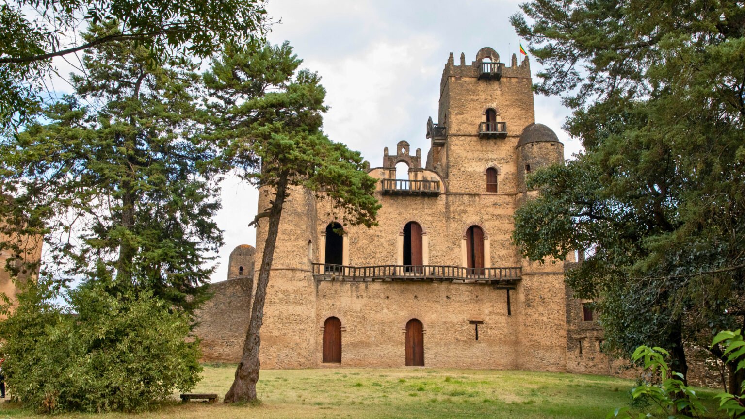 Fasil Ghebbi: Discover Ethiopia’s Majestic Royal Fortress